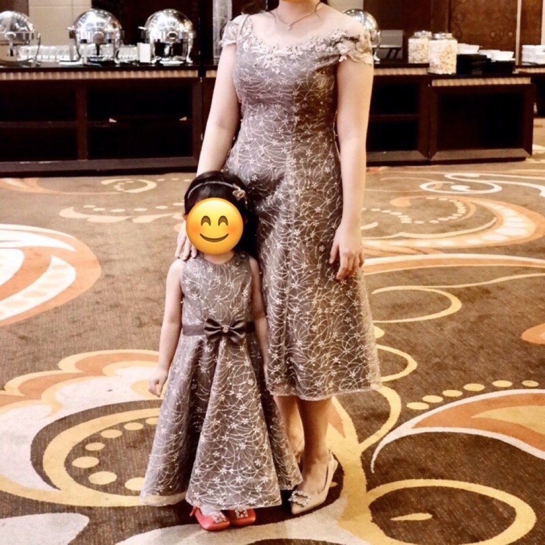 Baju pesta mom and kids/gaun pesta/gaun couple ibu dan anak, Fesyen ...