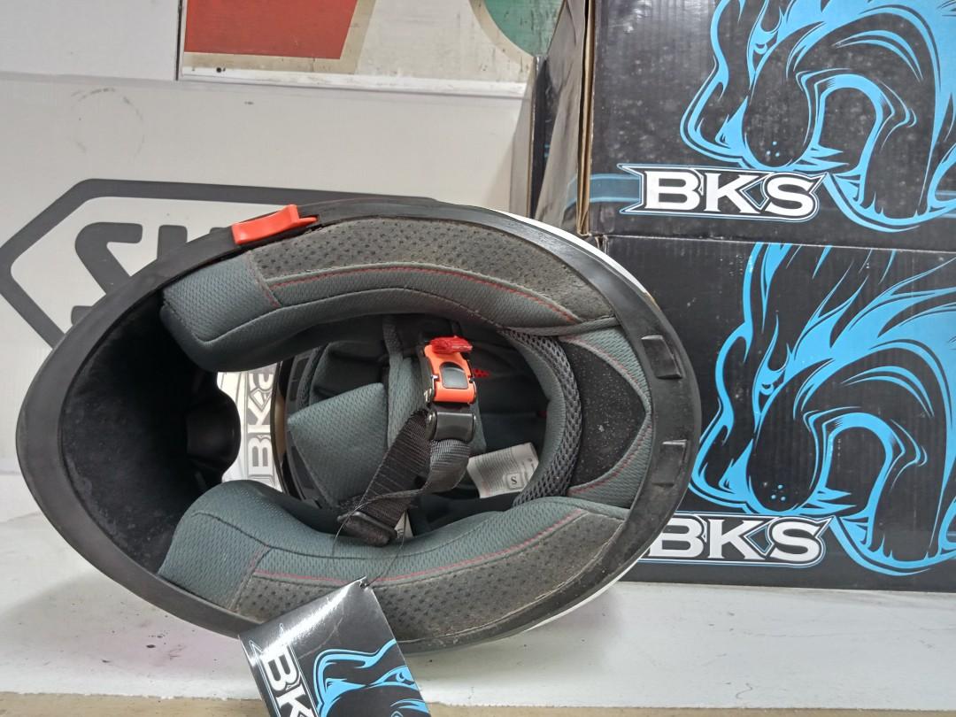 Bks full face helmet, Motorbikes on Carousell