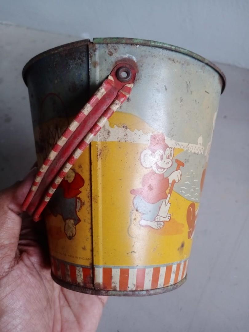 CARTOON CHARACTER VINTAGE COLLECTIBLE CANDY TIN, Hobbies & Toys ...