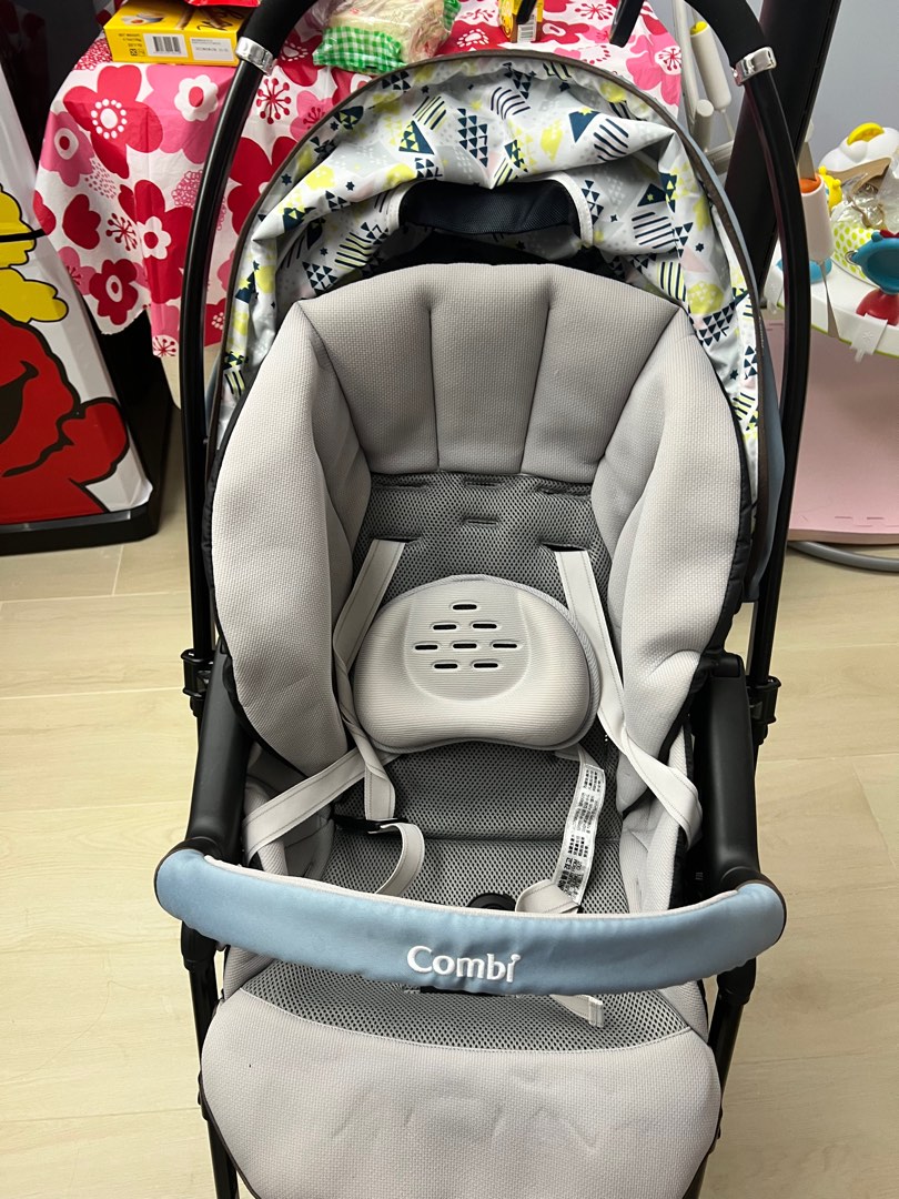 Combi bb車, 兒童＆孕婦用品, 外出用品, 外出用品 - 嬰兒車 - Carousell