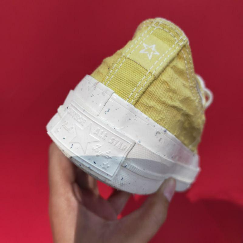 Converse ox saturn gold ori map, Fesyen Wanita, Sepatu di Carousell