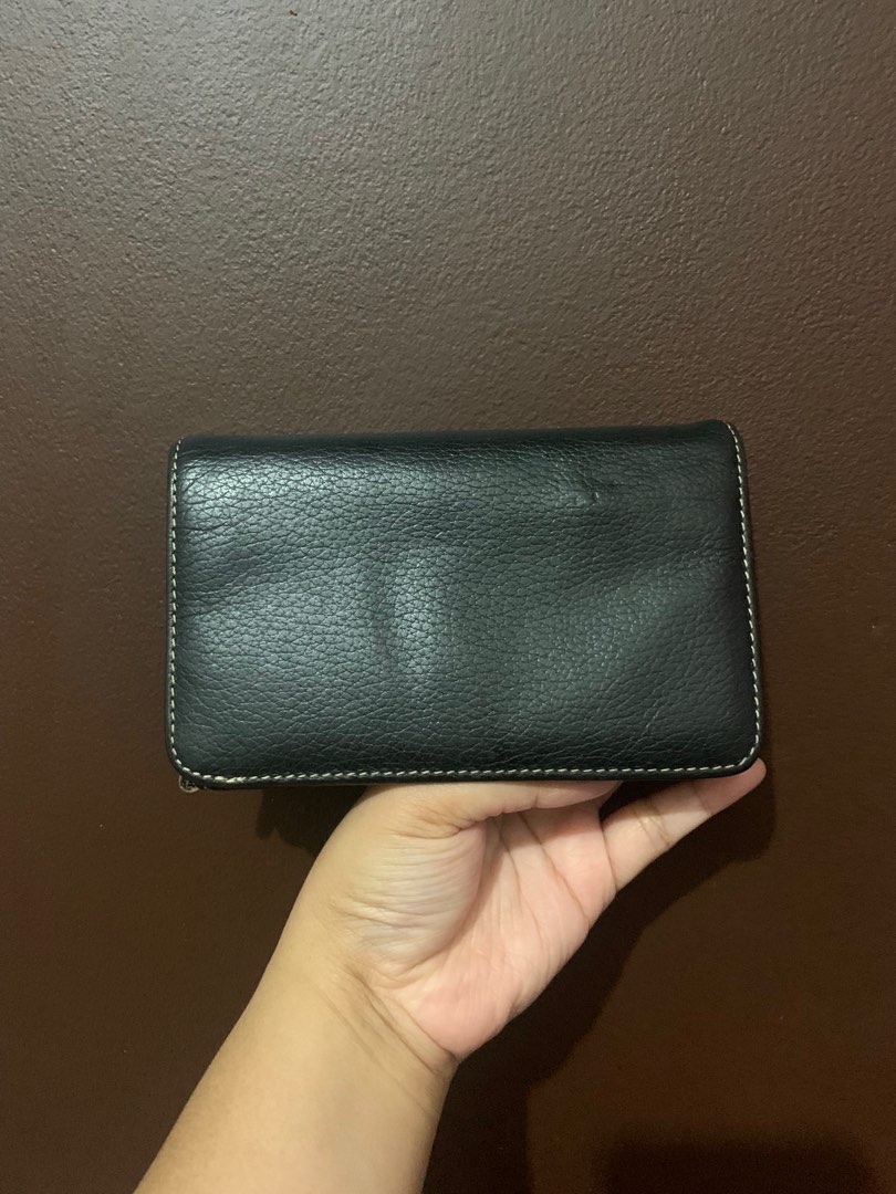 Danier Tri-fold black wallet, Women's Fashion, Bags & Wallets, Wallets ...