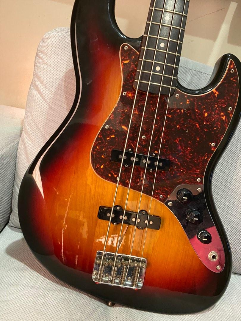 Fender Japan Jazz Bass Reissue 62 JB62 3 tone sunburst, Hobbies & Toys, Music & Media, Musical ...