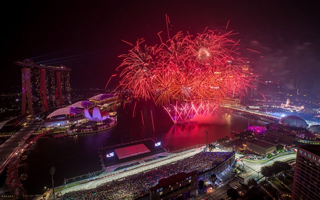 Formula1 Singapore Ticket: BAY GRANDSTAND ticket (Yellow section front ...