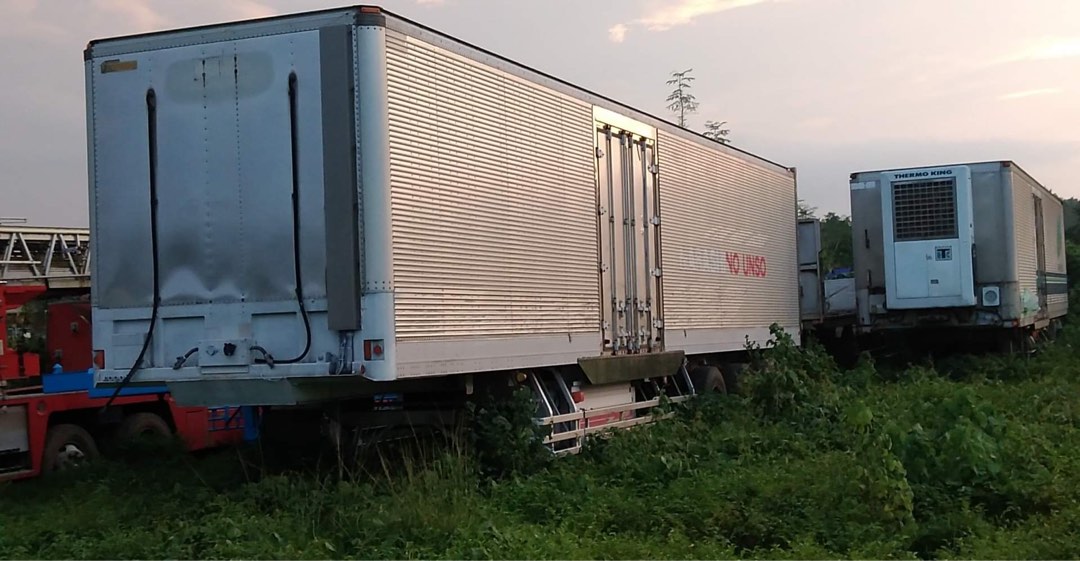 freezervan triple axle trailer new from japan, Special Vehicles, Heavy ...