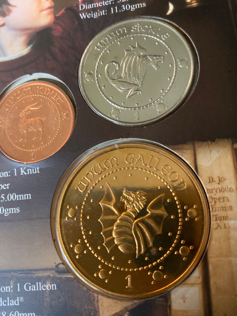 哈利波特Harry Potter Movie Coins古靈閣巫師銀行【絕版紀念幣】3枚, 書籍、休閒與玩具, 收藏、紀念品, 錢幣、紙鈔在旋轉拍賣