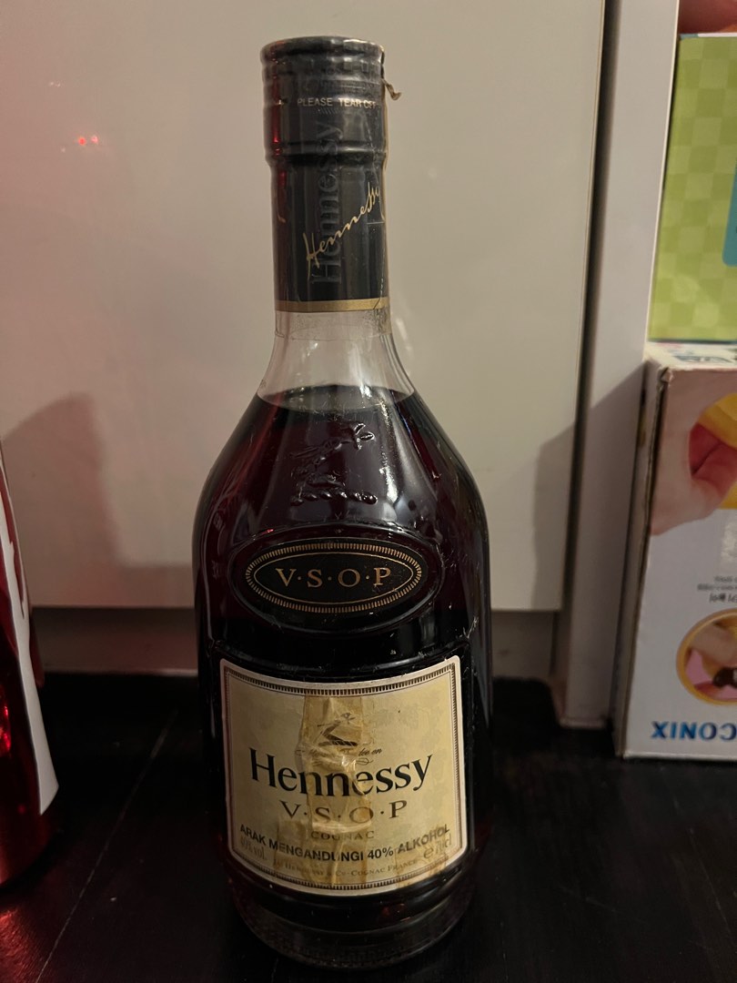 Hennessy Vsop 700ml, Food & Drinks, Alcoholic Beverages on Carousell