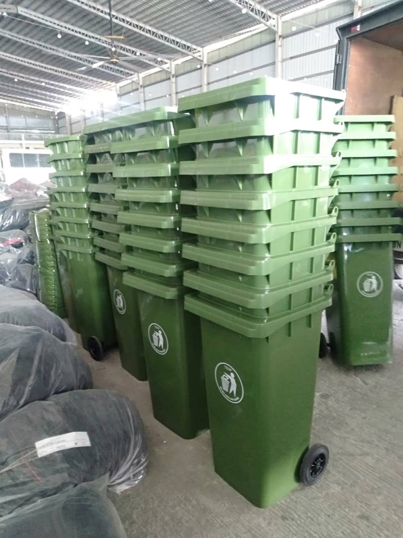 industrial trash bin, Furniture & Home Living, Cleaning & Homecare ...