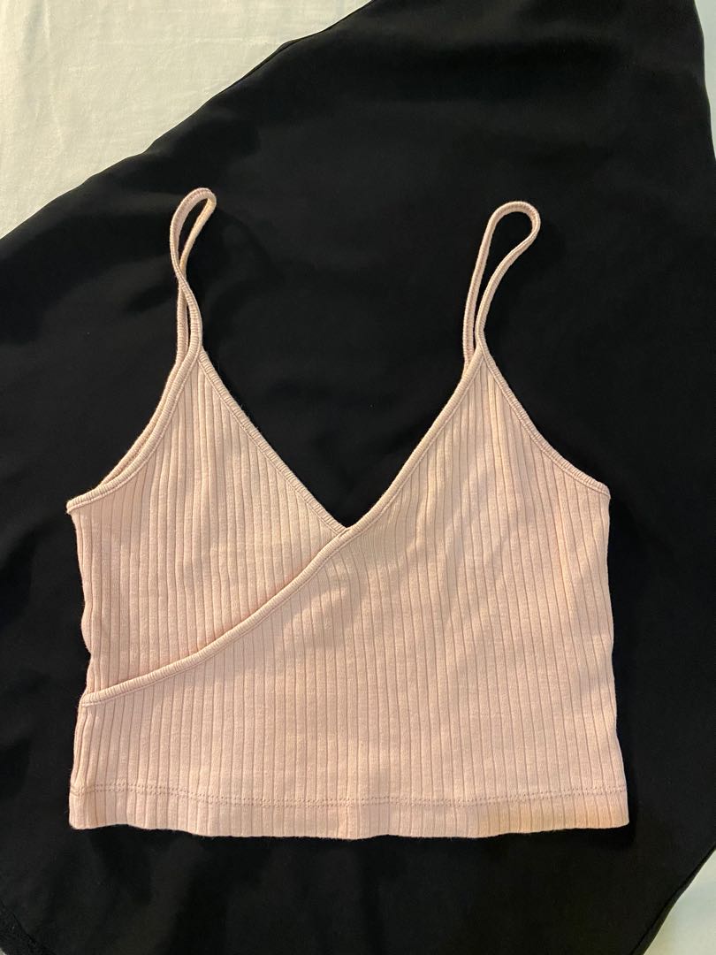 Light pink crop top, Women's Fashion, Tops, Sleeveless on Carousell