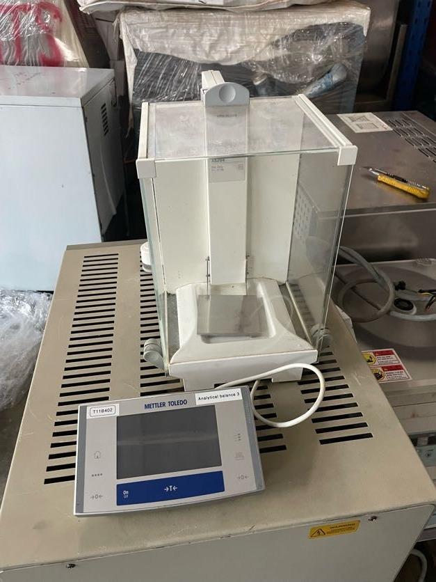 Mettler Toledo XS204 Analytical weighing scale balance, Health ...