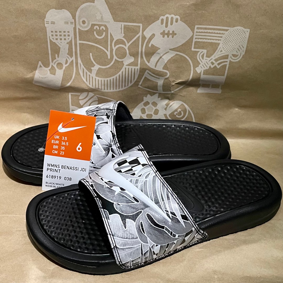 Nike Benassi, Women's Fashion, Footwear, Slippers and slides on Carousell