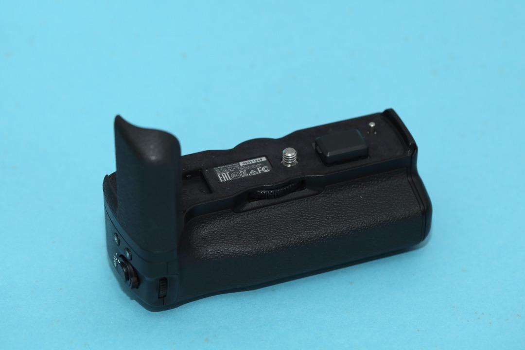 Original Fujifilm X-T3 Vertical Battery Grip VG-XT3, Photography, Photography Accessories ...