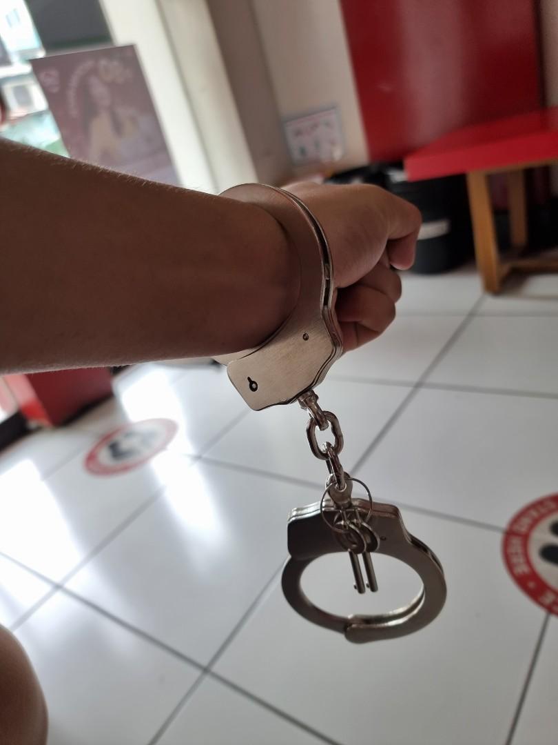 Security Posas/Handcuffs (Metal) (Taiwan), Everything Else, Others on ...