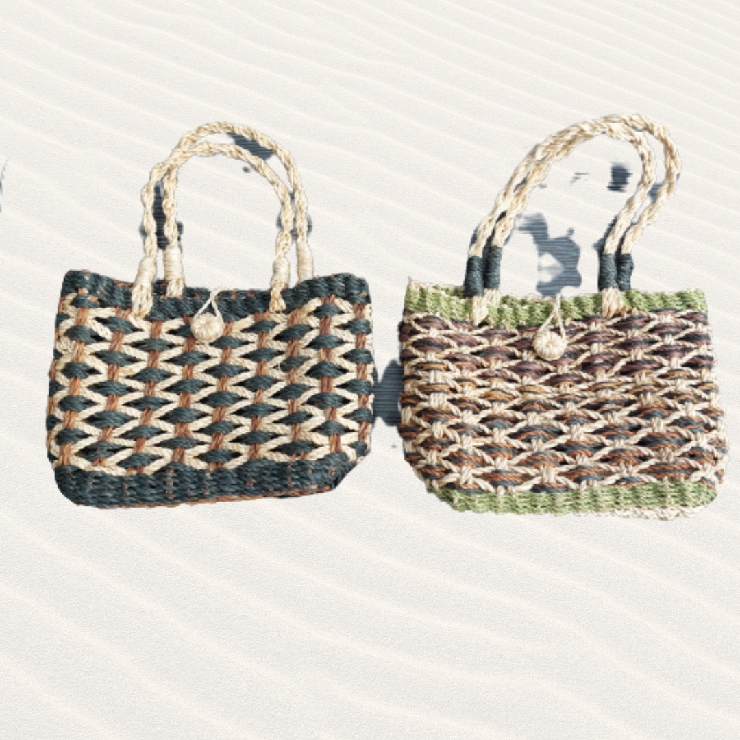 Small Classy Straw Bags, Women's Fashion, Bags & Wallets, Beach Bags on ...