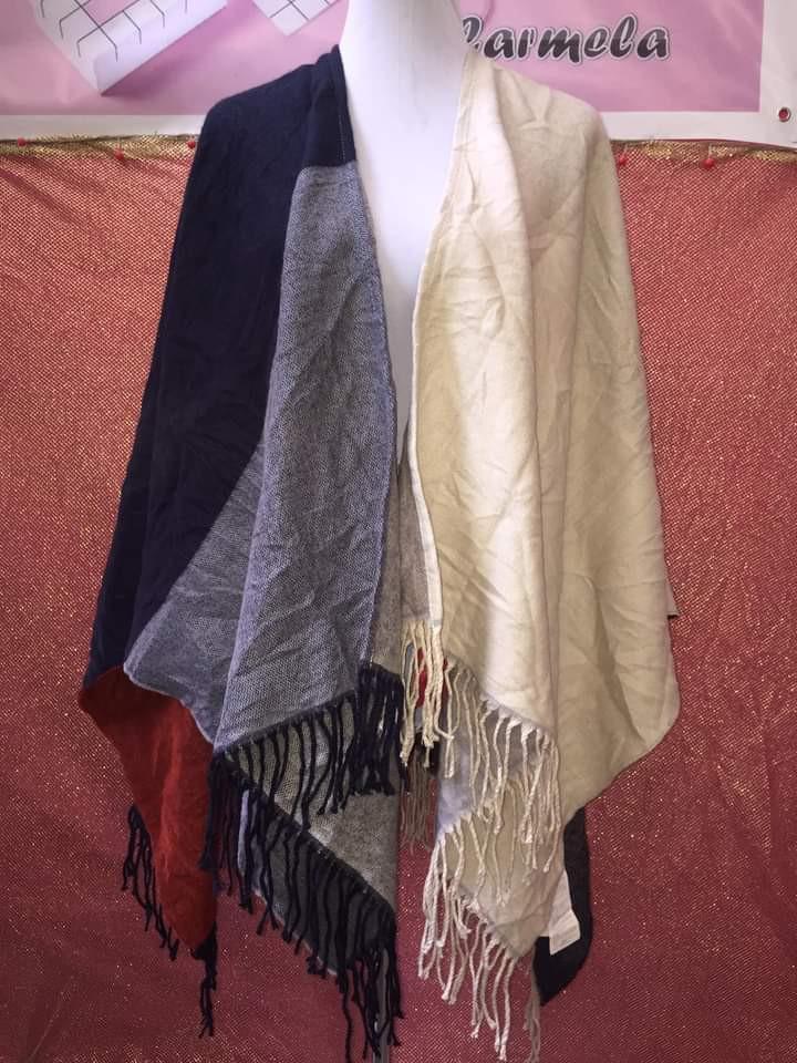 Uniqlo 2Way Stole, Women's Fashion, Watches & Accessories, Scarves on ...