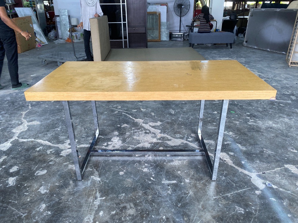 Wooden Metal Frame 4-Seater Dining Table / Bingkai Logam Kayu Meja ...