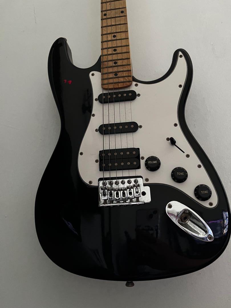 Black stratocaster, Hobbies & Toys, Music & Media, Musical Instruments ...