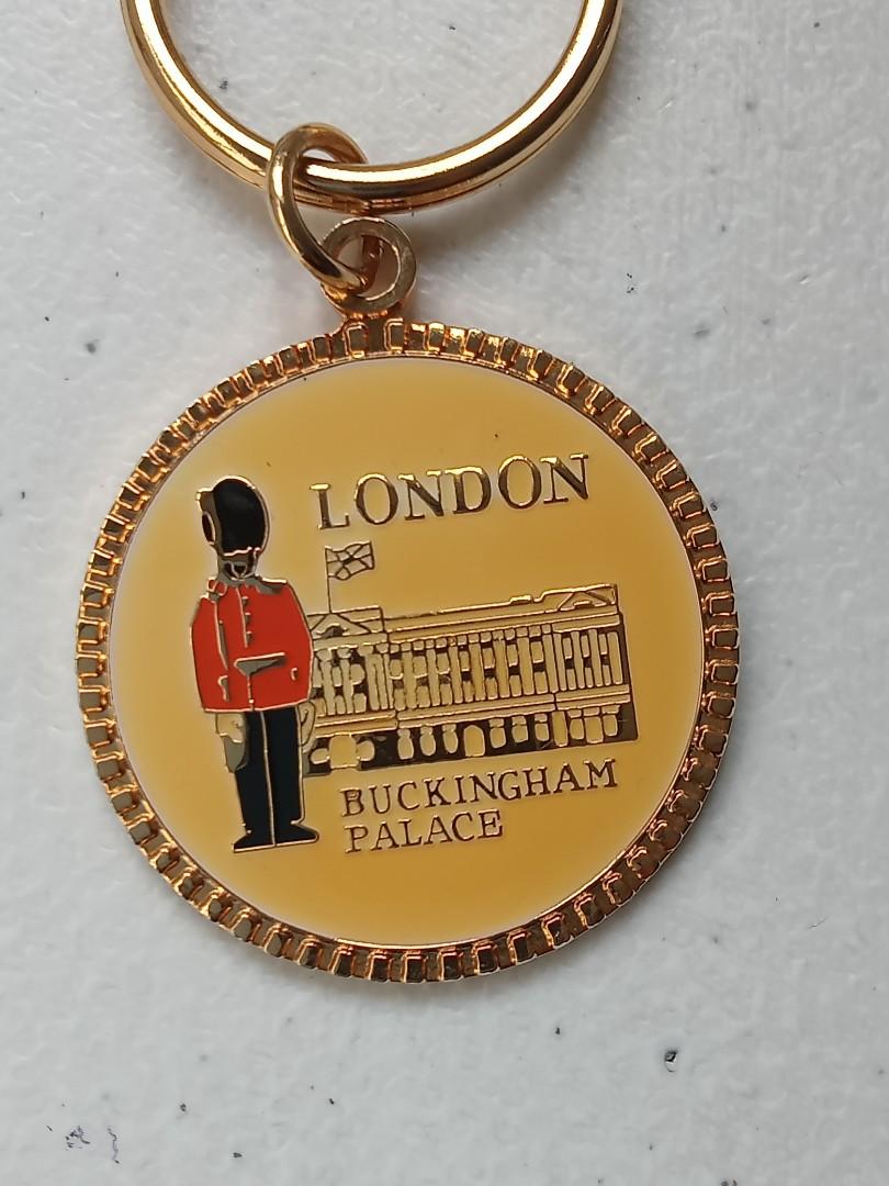BUCKINGHAM PALACE LONDON KEY CHAIN, Hobbies & Toys, Memorabilia & Collectibles, Vintage ...