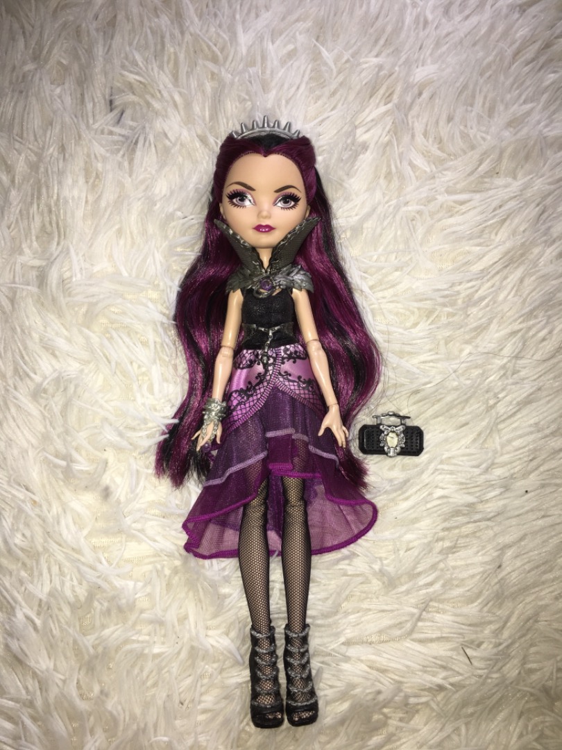 Ever after high Raven queen signature doll on Carousell