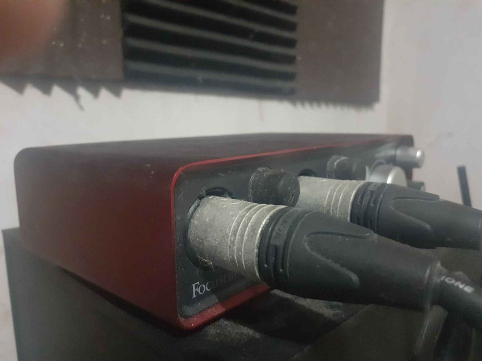 Focusrite Scarlett 2i2 1st Gen USB Audio Interface, Audio, Other Audio ...