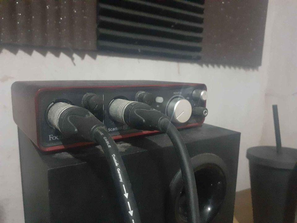 Focusrite Scarlett 2i2 1st Gen USB Audio Interface, Audio, Other Audio ...