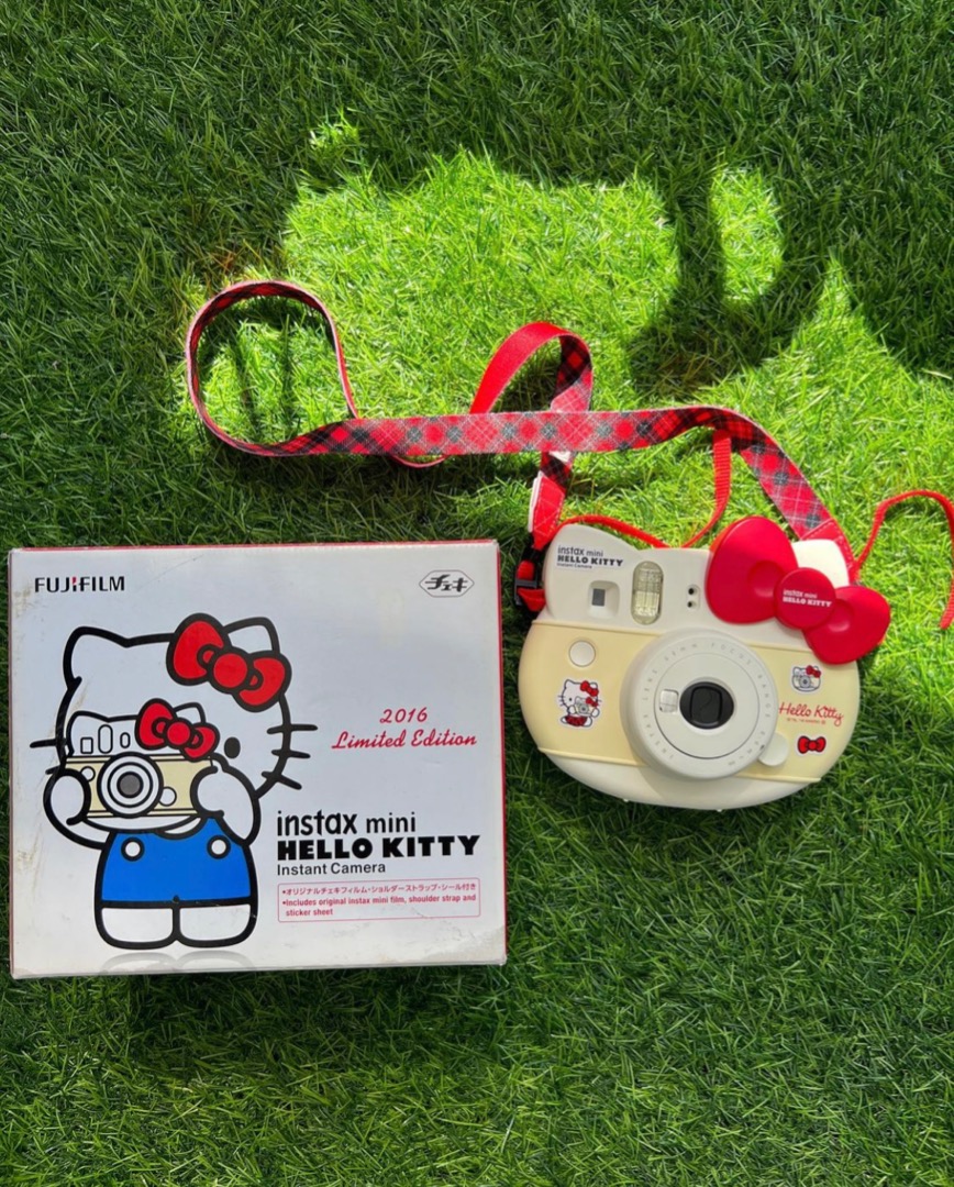 HELLO KITTY Instax Mini Camera (2016 Limited Edition), Photography ...