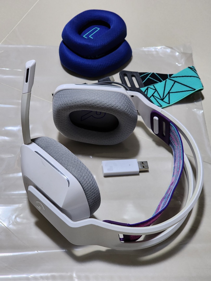 Logitech G733 Lightspeed Wireless Headset (White with extra accessories ...