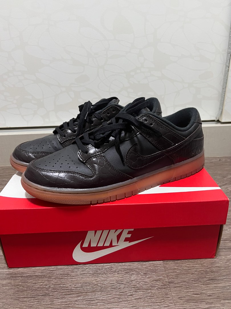 Nike Dunk Low Velvet Brown, Men's Fashion, Footwear, Sneakers on Carousell