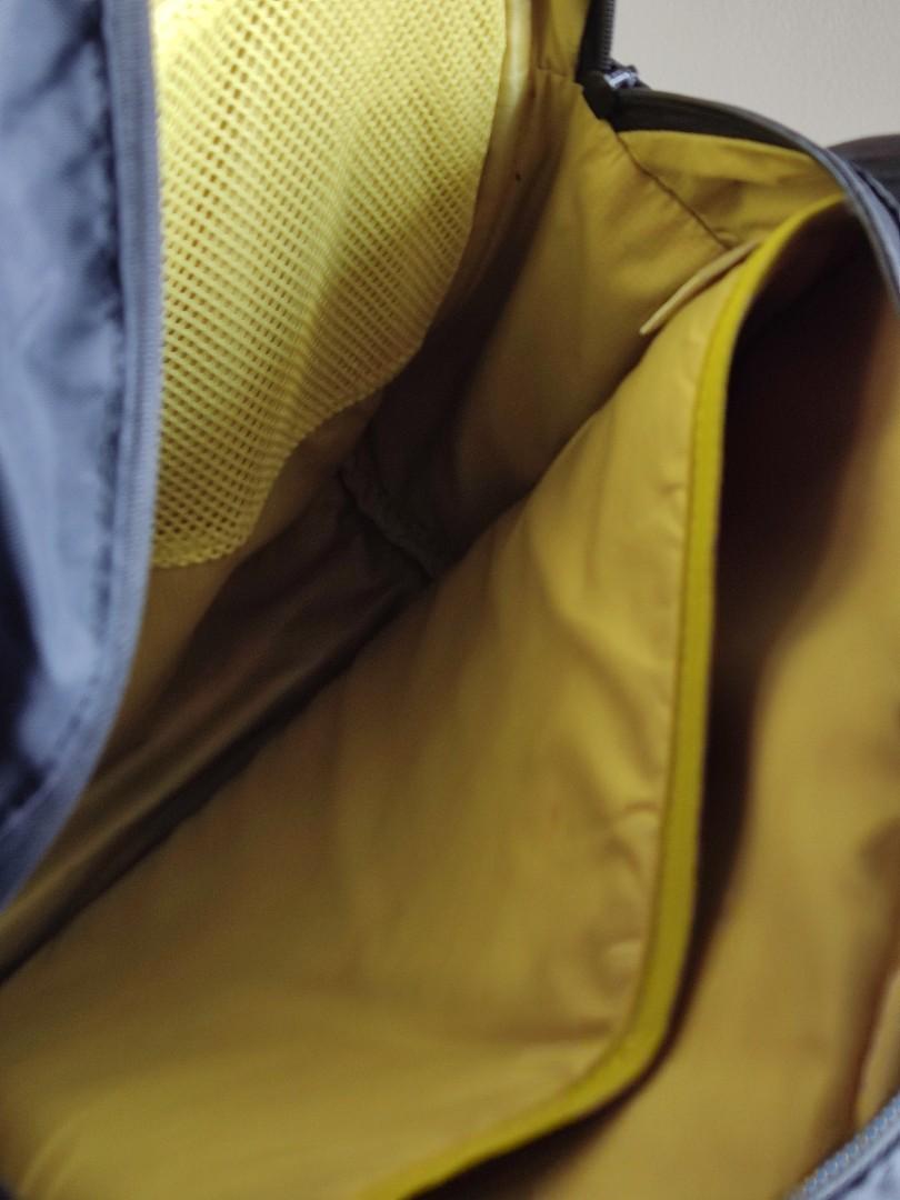 Pacsafe Metrosafe 300 GII, Men's Fashion, Bags, Sling Bags on Carousell