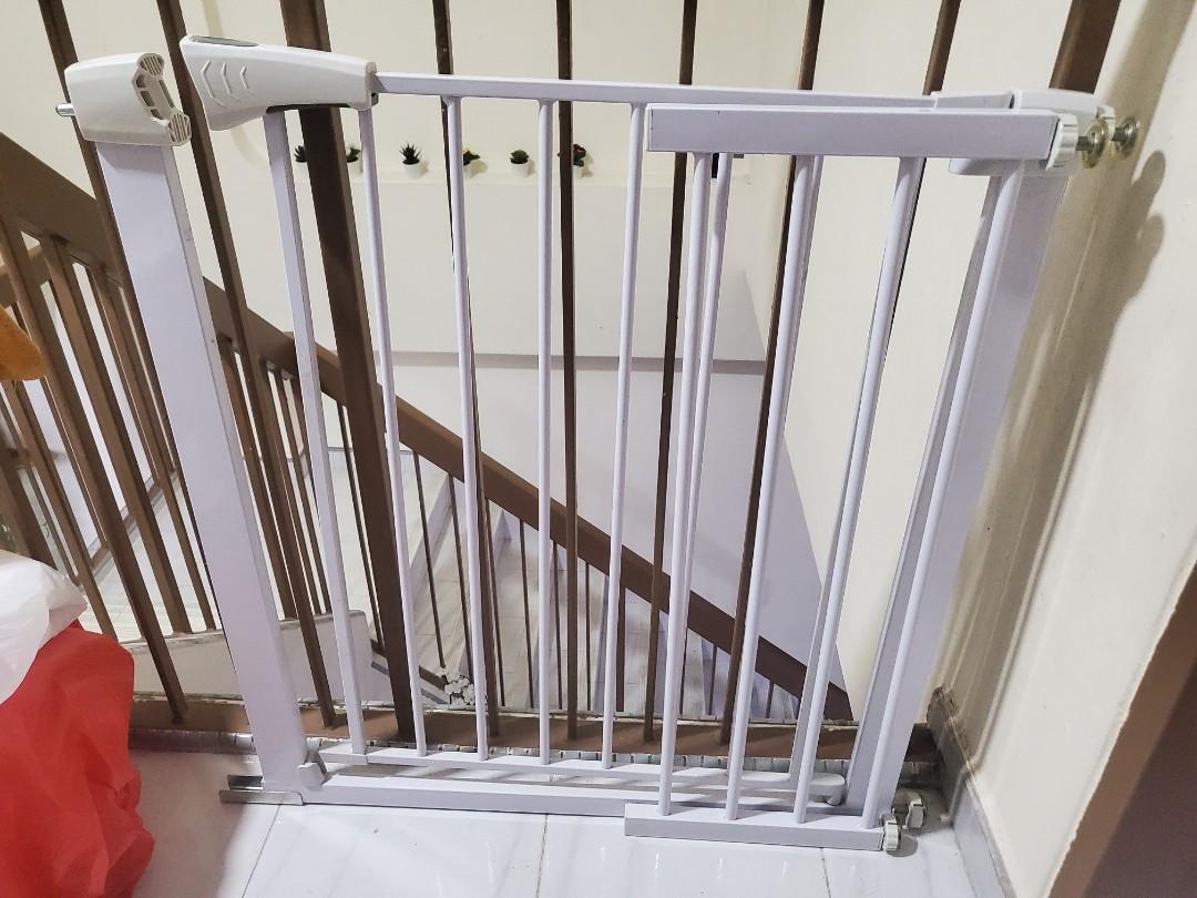 Safety gate, Babies & Kids, Baby Nursery & Kids Furniture, Safety Gates ...
