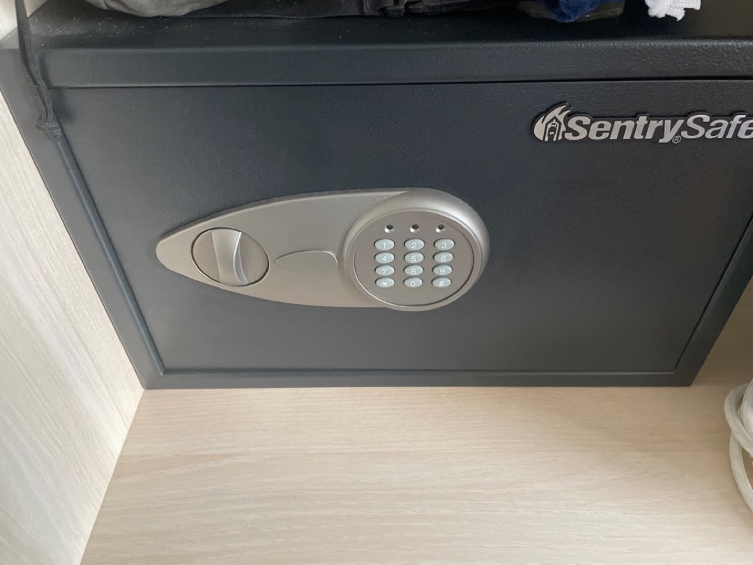 Sentry safe x125, Furniture & Home Living, Security & Locks, Safe on ...