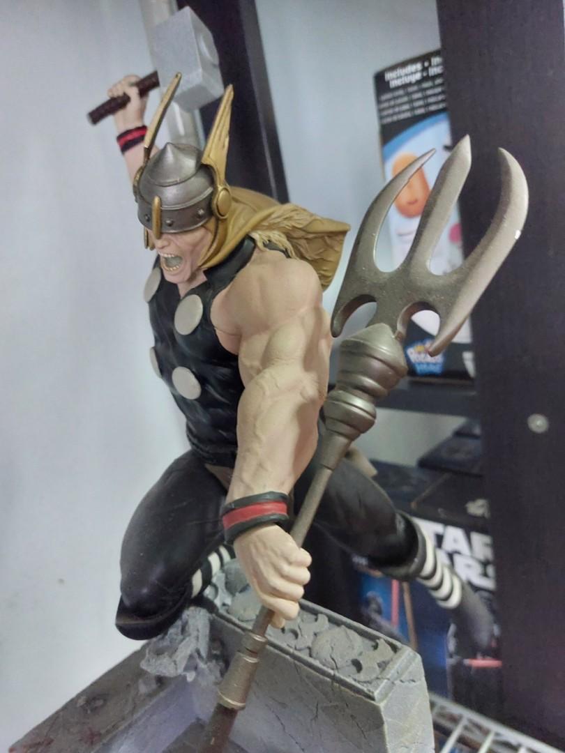 Sideshow Thor vs Loki diorama hot toy, Hobbies & Toys, Toys & Games on ...