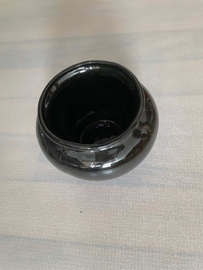 Small black plant pot, Furniture & Home Living, Gardening, Pots ...