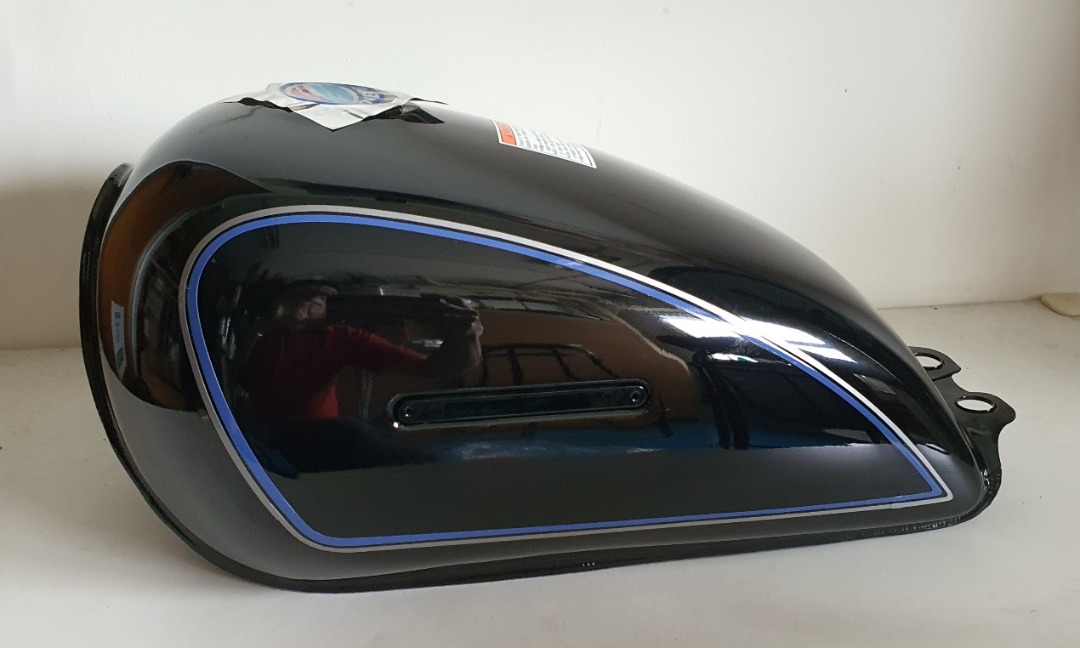 SUZUKI GN125 FUEL TANK, Motorcycles, Motorcycle Accessories on Carousell