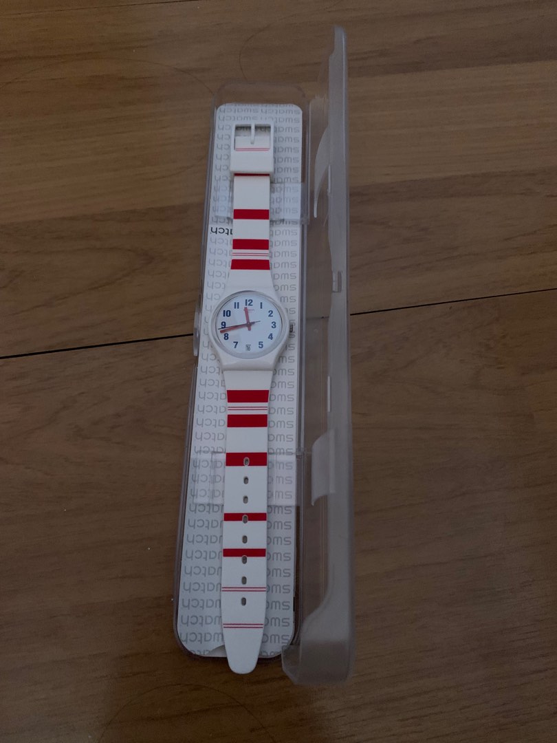 Swatch GW407 watch, Women's Fashion, Watches & Accessories, Watches on ...