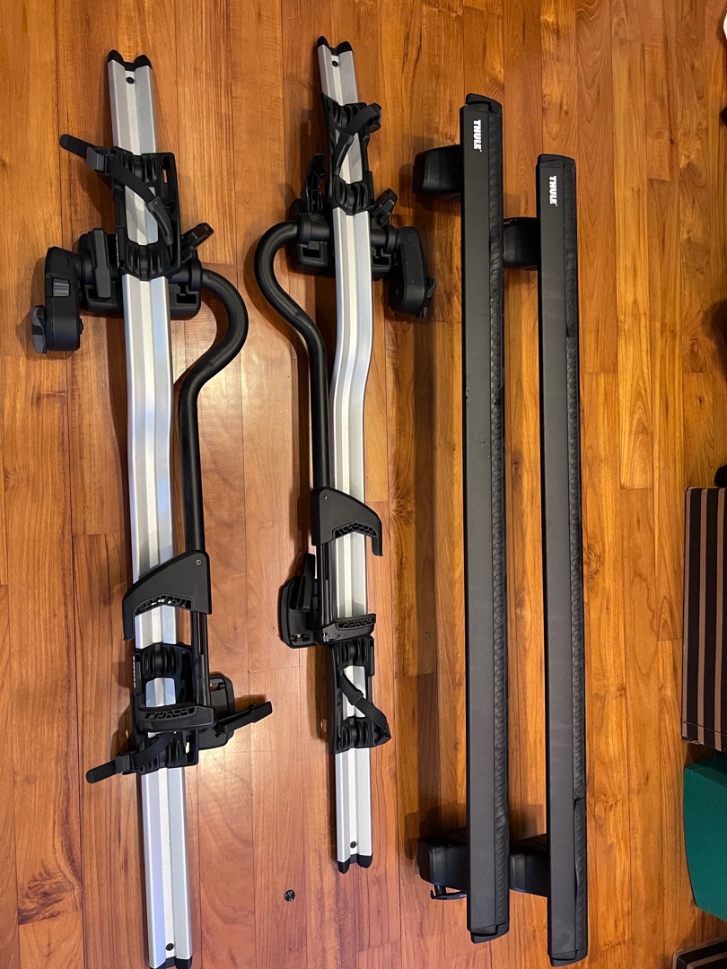 Thule car roof aerobar with Rapid System 754 rack feet and 2 Thule roof ...