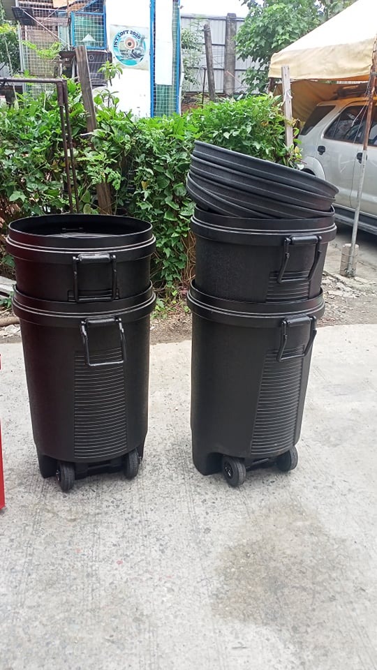 Trolling trash bin, Furniture & Home Living, Cleaning & Homecare ...