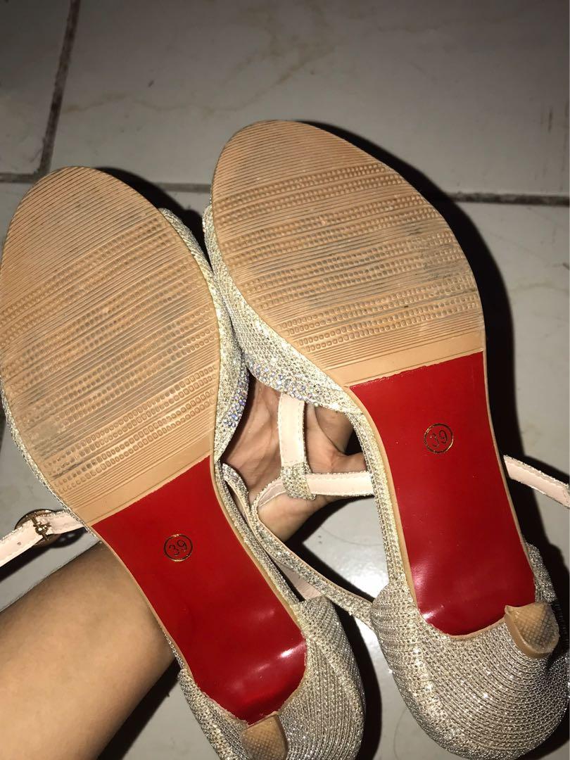 VDER Heels, Women's Fashion, Footwear, Heels on Carousell