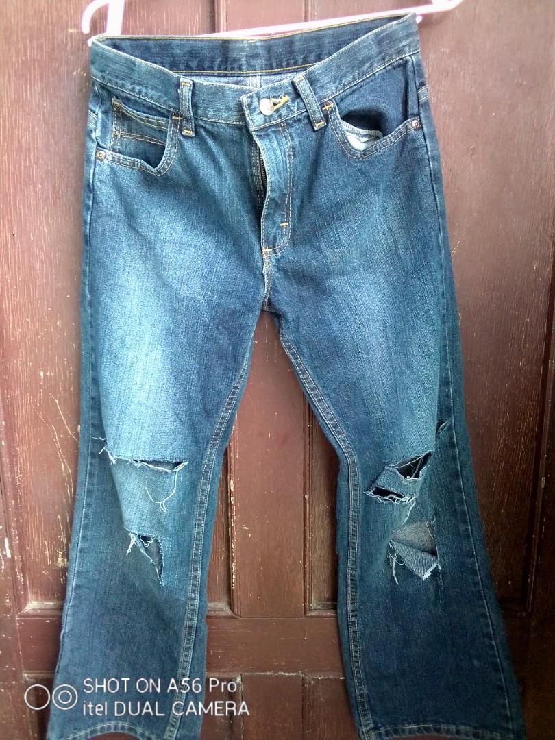 Wrangler torn jeans, Women's Fashion, Bottoms, Jeans on Carousell