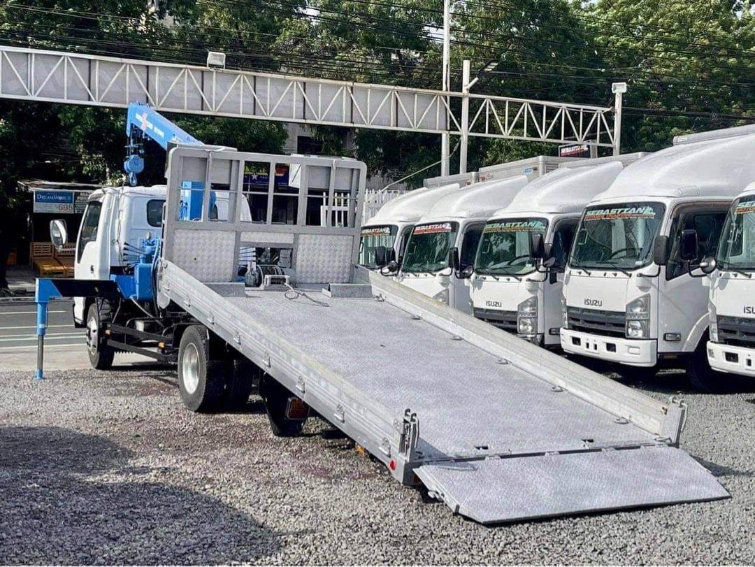 2021 Isuzu Elf Self Loader Car Carrier with Winch and Boom Crane 2.9T ...