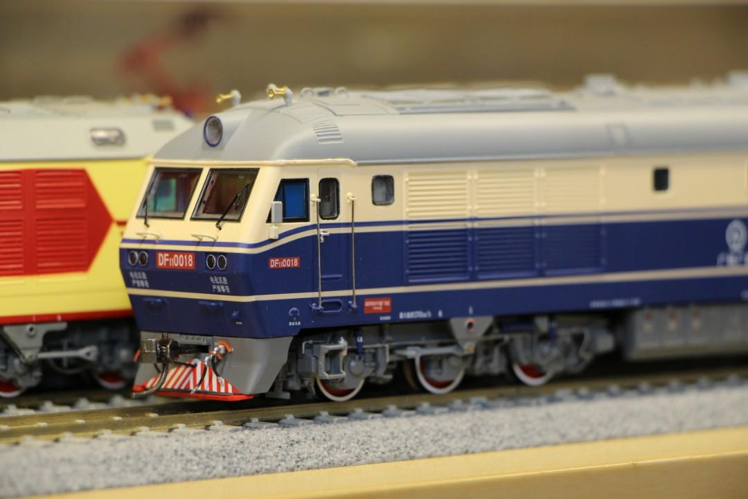 [金屬車身] DF11 廣鐵廣段 HO 模型, 興趣及遊戲, 玩具 & 遊戲類 - Carousell