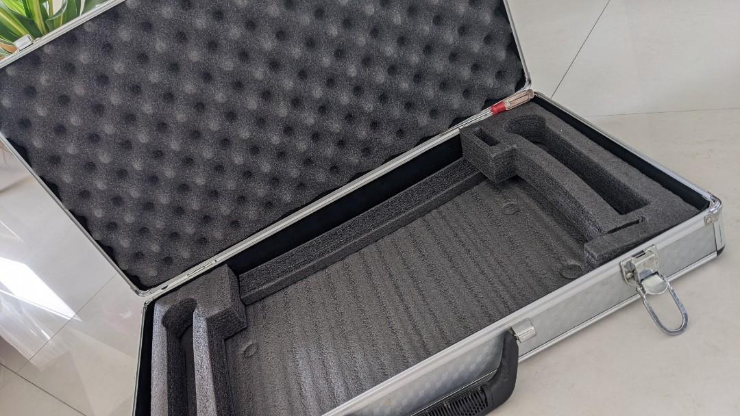 Aluminum briefcase, Mobile Phones & Gadgets, Mobile & Gadget ...