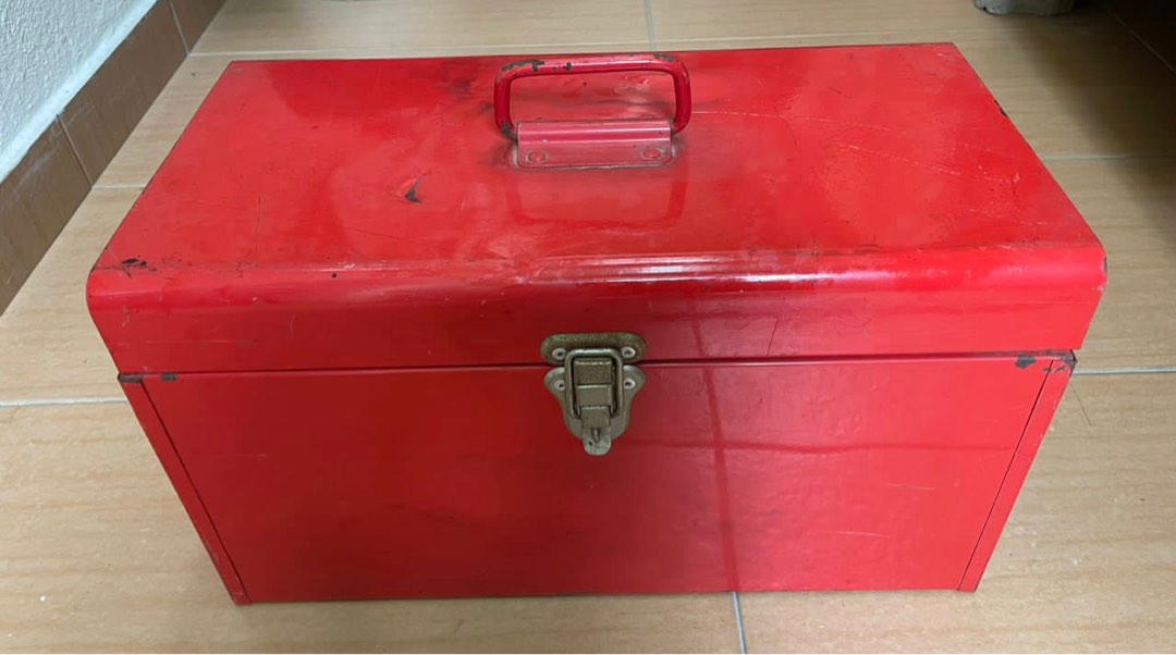 Antique Red Metalbox, Hobbies & Toys, Collectibles & Memorabilia ...