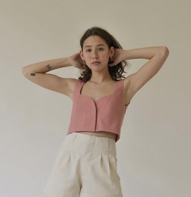 [ARAW THE LINE BUNDLE] Melfi Top in Oat and Sinta Reversible Top in ...
