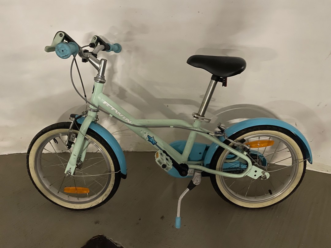 Decathlon Btwin 16” Kids bicycle and helmet, Sports Equipment, Bicycles ...