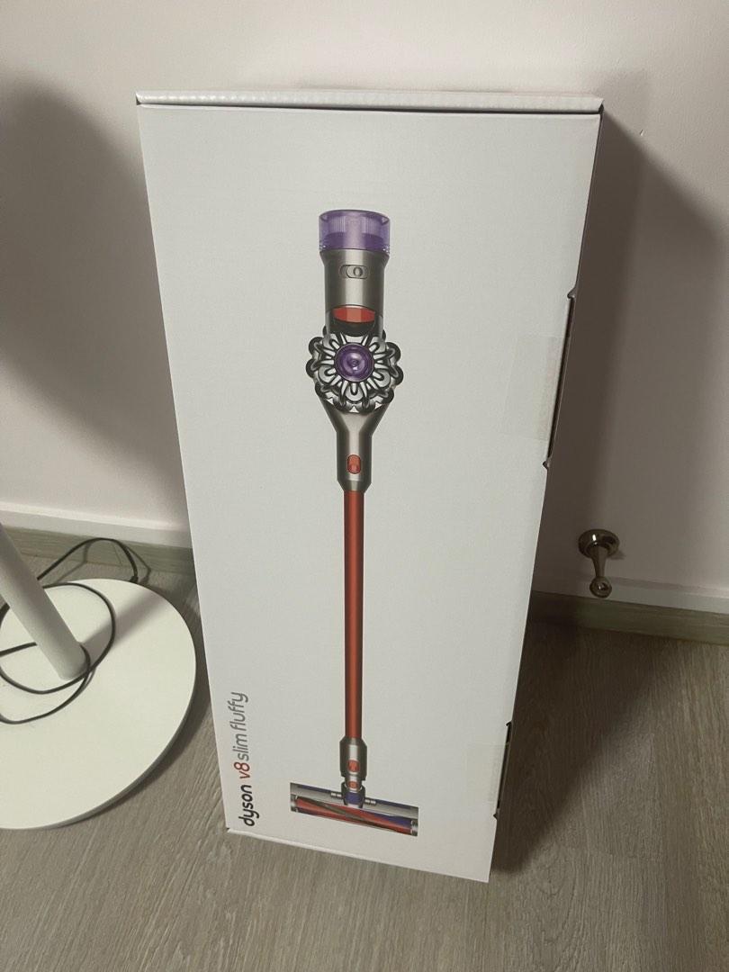 Dyson V8 Slim Fluffy, Furniture & Home Living, Cleaning & Homecare ...