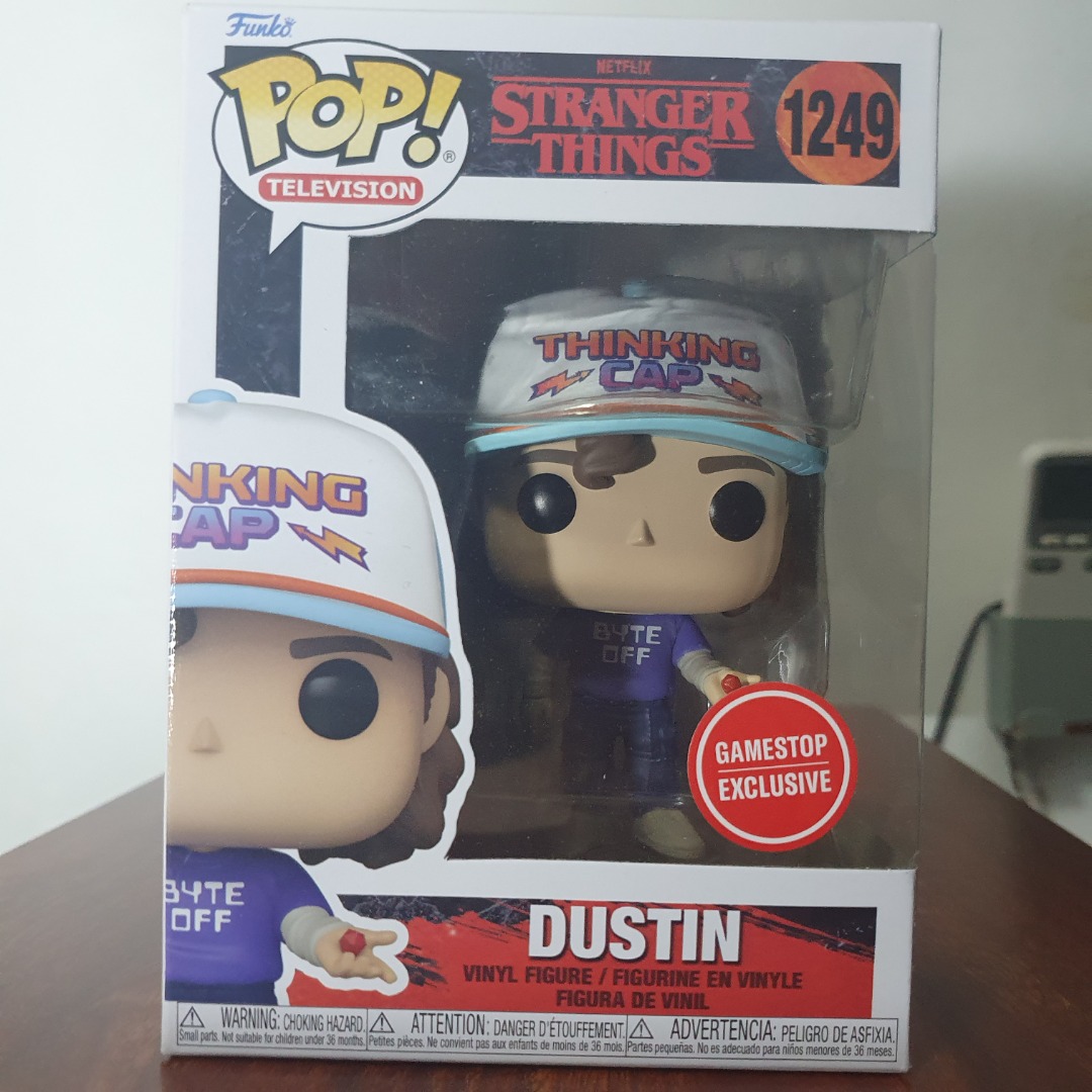 DUSTIN STRANGER THINGS FUNKO POP GAMESTOP EXCLUSIVE stickered, Hobbies ...