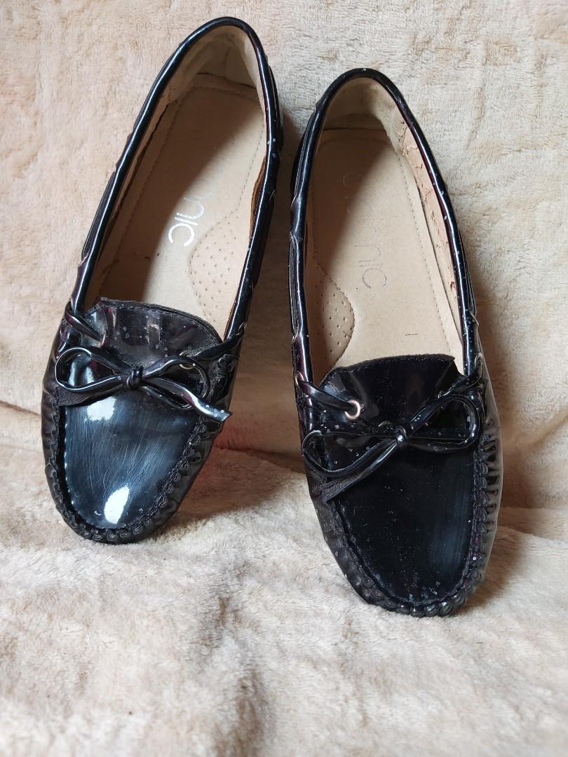Iconic shiny loafer, Women's Fashion, Footwear, Loafers on Carousell