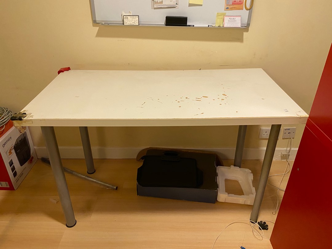 IKEA 書枱 （枱面花晒，當賣四隻枱腳）, 傢俬＆家居, 傢俬, 桌子 - Carousell