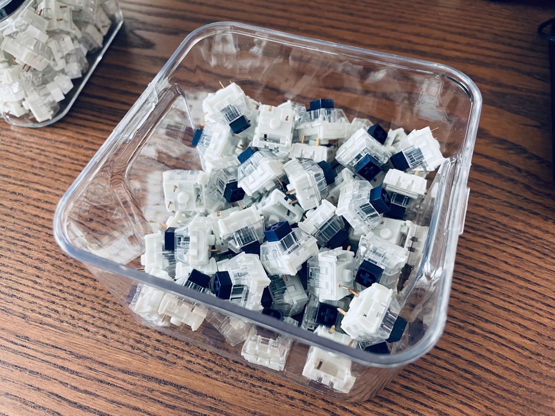 Kailh Box clicky switches - White / Navy Blue, Computers & Tech, Parts ...